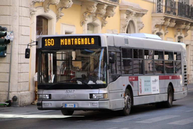 LINEA 160 (galleria) - Trasporti a Roma