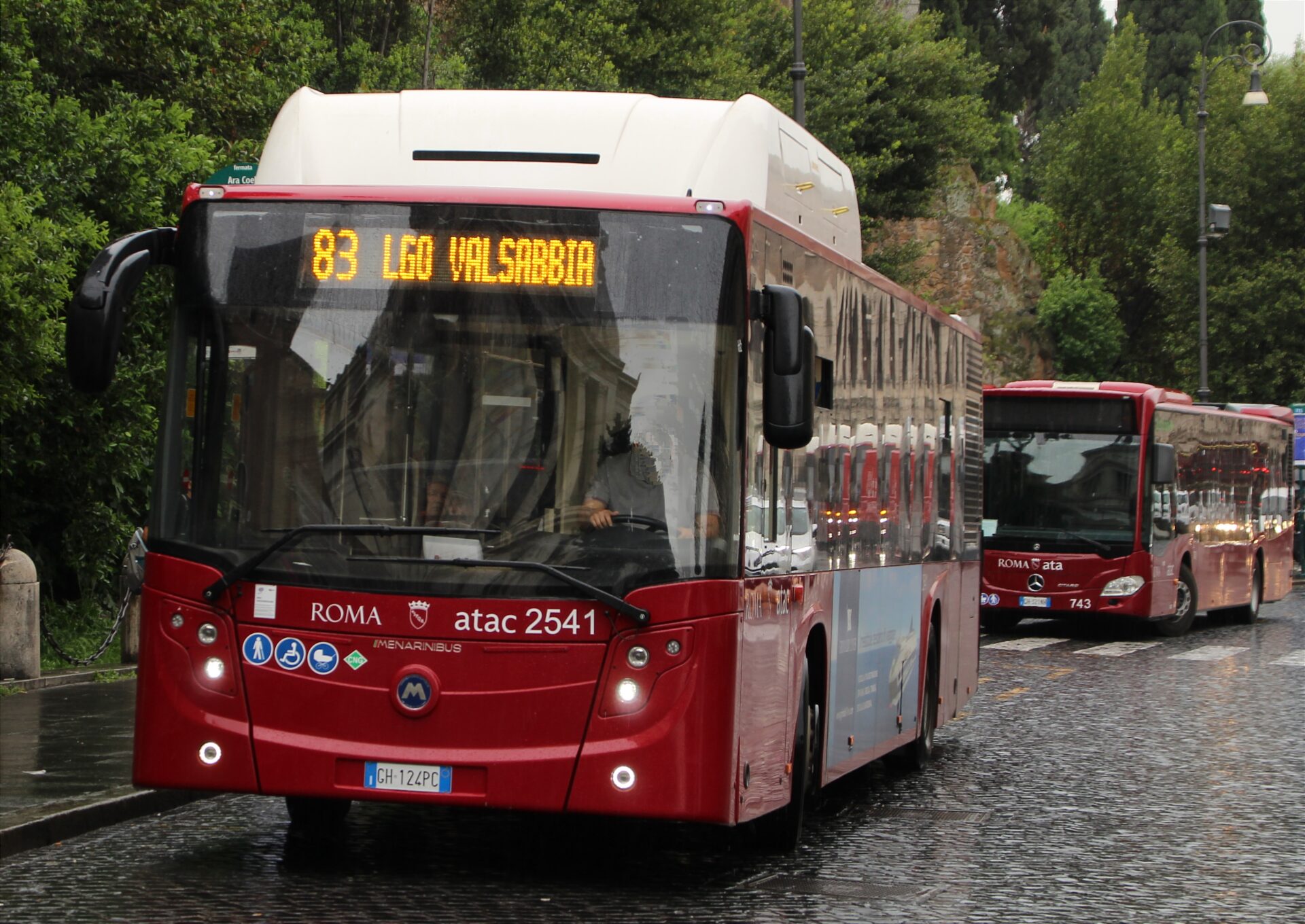 LINEA 83 (galleria) - Trasporti a Roma